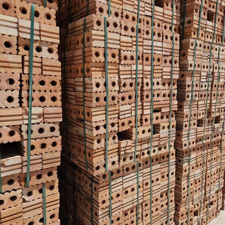 MAXI 90 Clay Brick (NFP) Fluted - Brick Tile Shop
